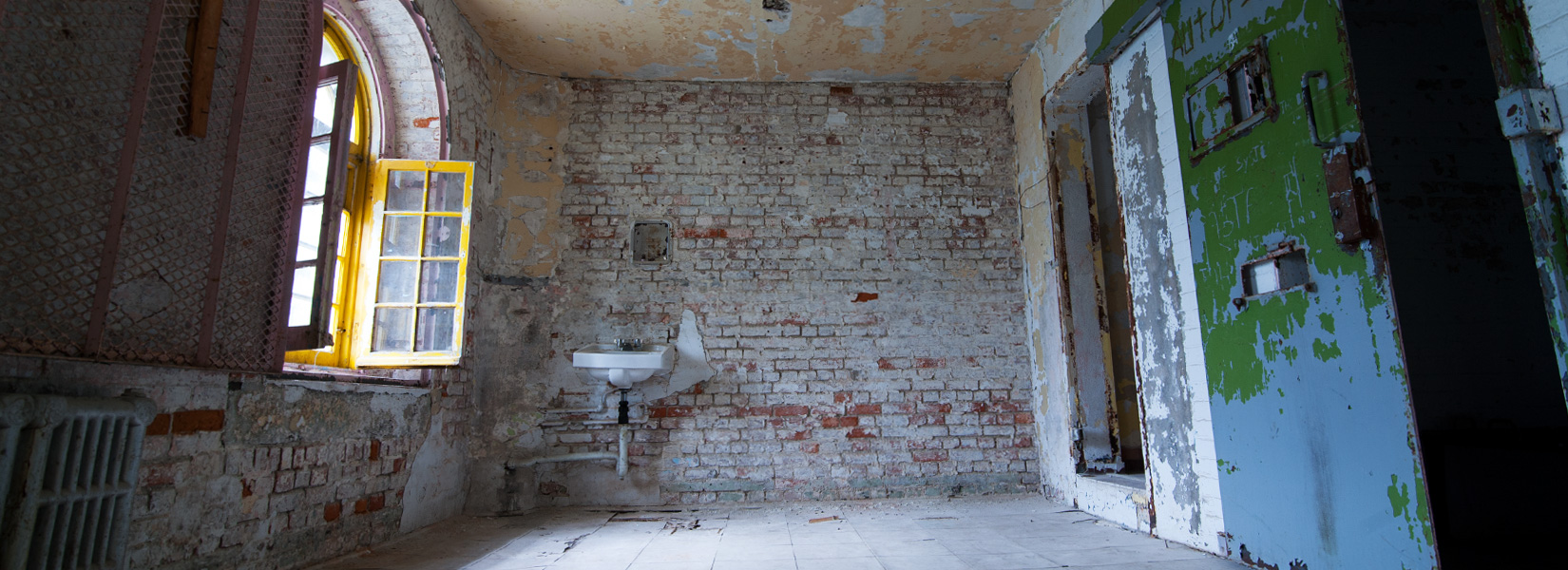 Winter, the abandoned jail in Sherbrooke | Urbex playground